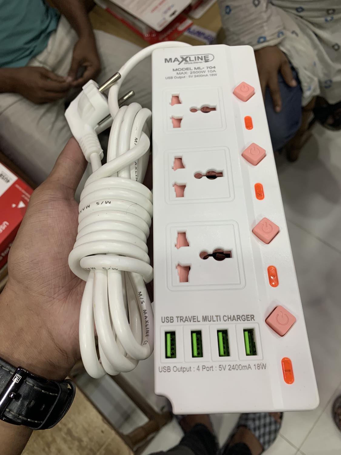 MaxLine ML-704 4 Port USB 7 Outlets Multiplug Charger 2500W Max Power (7 Feet Cable) Power Strip ...